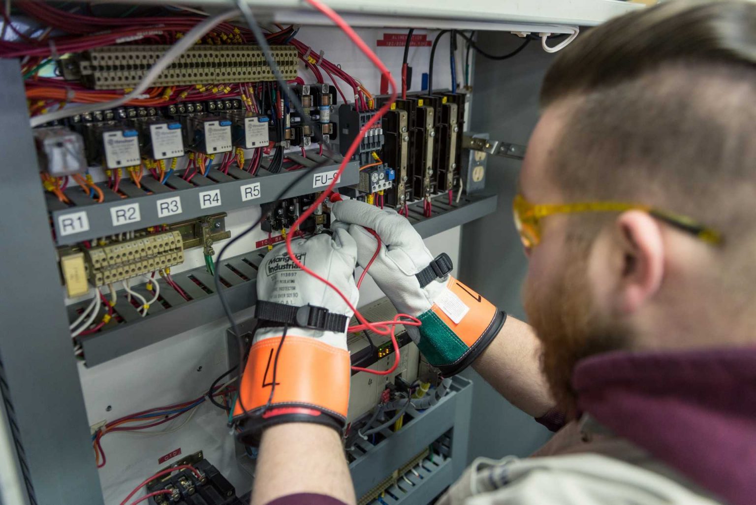 Électromécanique de systèmes automatisés et double DEP - École des métiers spécialisés de Laval